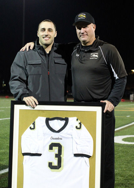 Fenwick retires Tarr's number during halftime ceremony | Sports ...