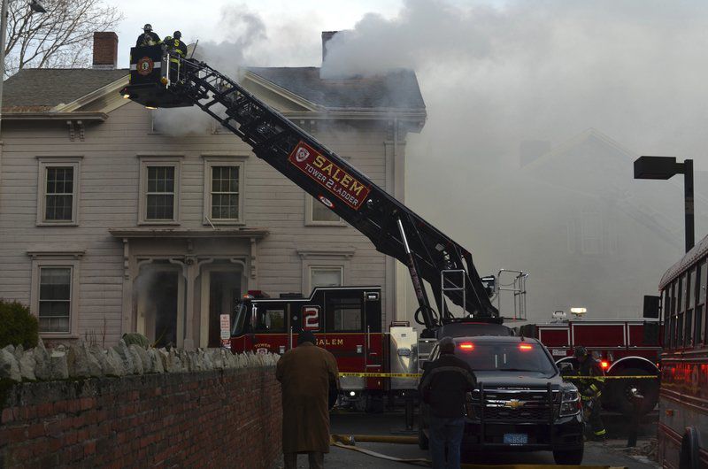 Up to a dozen displaced by Salem fire | Local News | salemnews.com