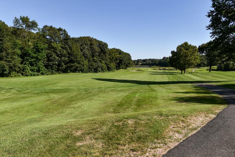 North Shore Dream 18, Hole No. 14: The 14th (par 4) at Kernwood Country ...
