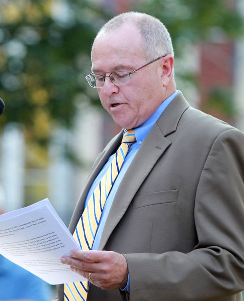 Former Beverly Mayor Bill Scanlon lauded at clock-dedication ceremony ...