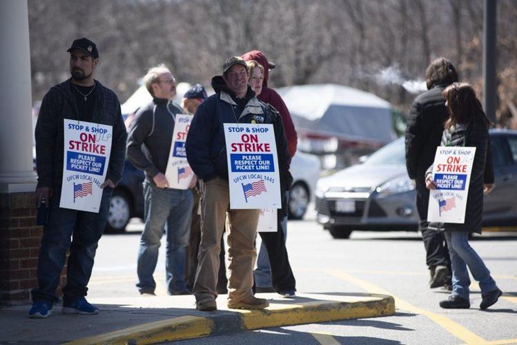 Local Stop & Shop workers go on strike | Local News | salemnews.com