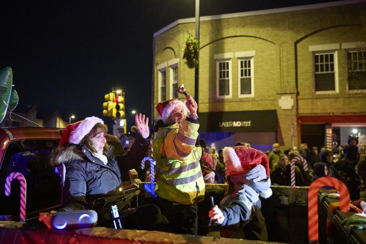 Santa comes to town | News | salemnews.com