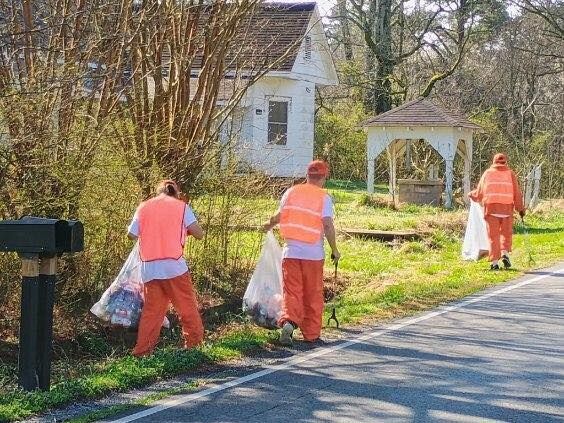 Inmate Trash Pickup | News | sandmountainreporter.com