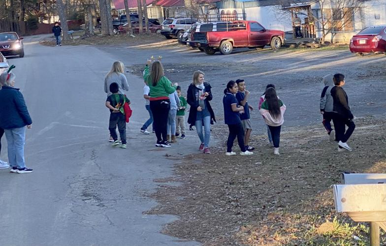 Boaz teachers use ‘Jingle Bus’ to spread holiday cheer | Free Share ...