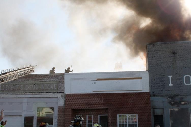 Fire in Boaz's downtown mall | Local News | sandmountainreporter.com