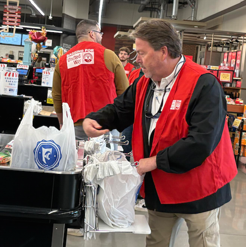 United Way Celebrity Bagging event | News | sandmountainreporter.com