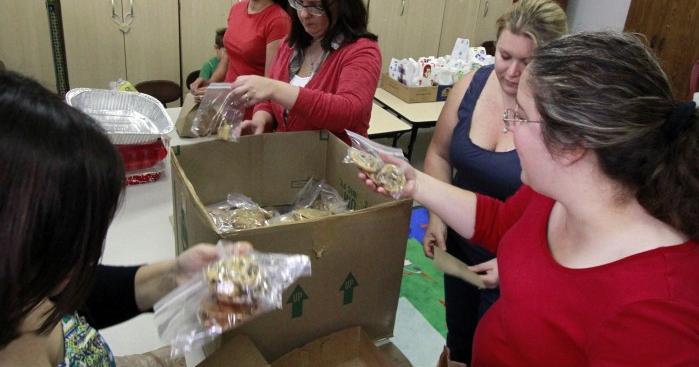 Vandenberg Spouses Club delivers cookies to airmen | Vandenberg Space ...
