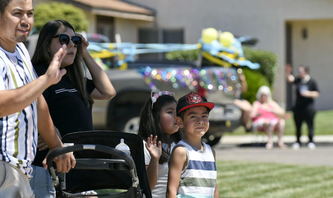 Tunnell School teachers organize parade of encouragement for students ...