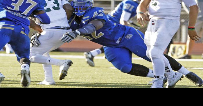 Three Hancock football players sign letters | Smhs | santamariatimes.com