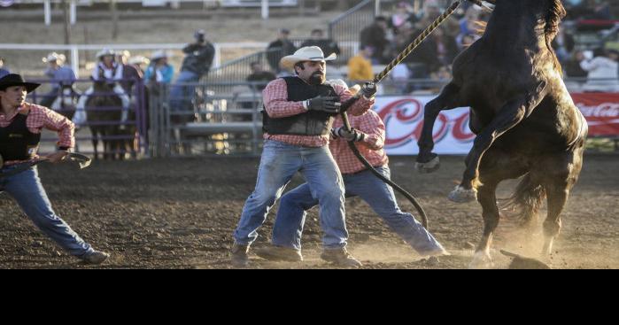 Xtreme Bronc Riding electrifies crowd | Rodeo | santamariatimes.com