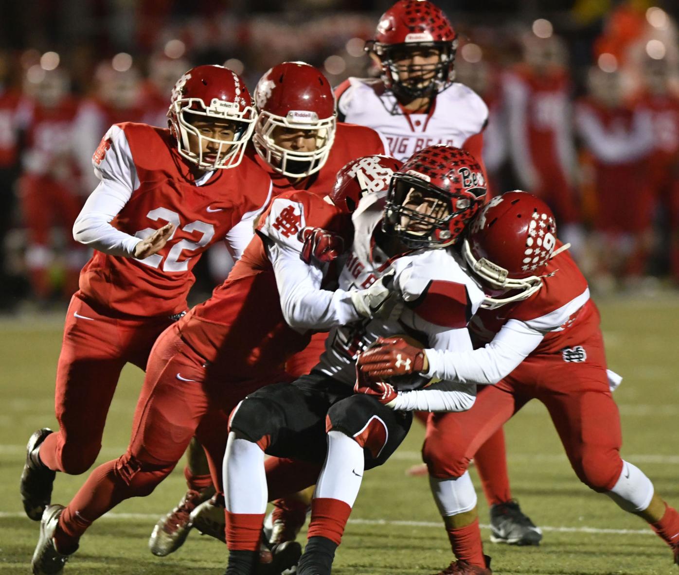 How did Santa Maria's football team go from three straight losses to a ...