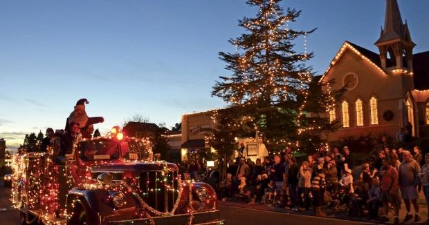 Christmas parade season kicks off | Local News | santamariatimes.com
