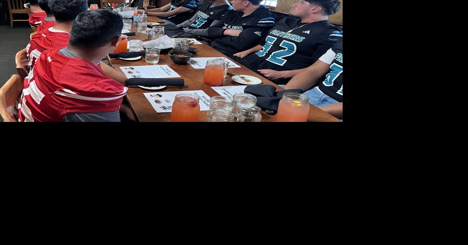 Pioneer Valley, Santa Maria teams dine together at Main Street Classic ...