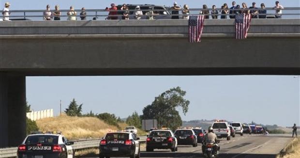 Fallen CHP officer honored at memorial service | Extra ...