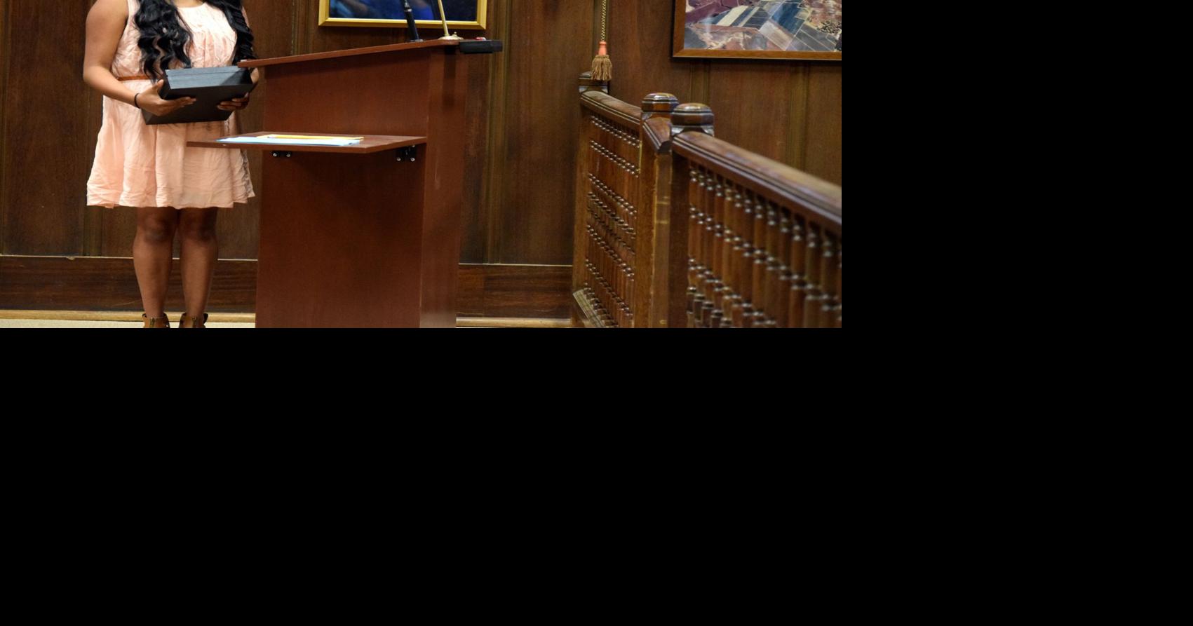 Cristal Robles has Santa Maria 'spirit' | Local News | santamariatimes.com