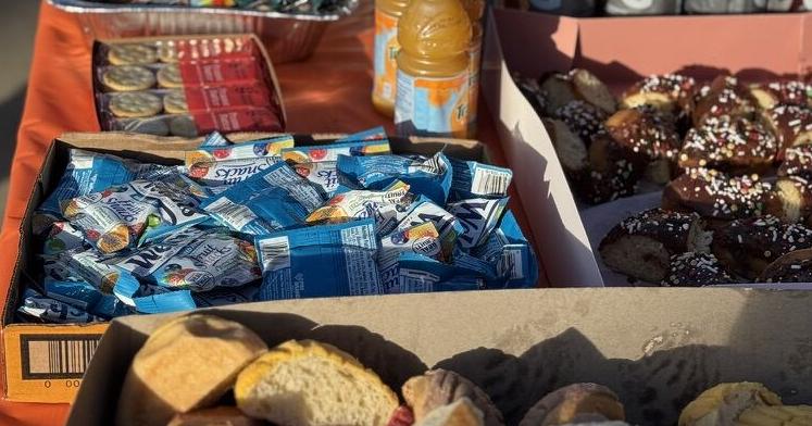Santa Ynez Pirate PTO feeds 850 students for finals week with help from ...