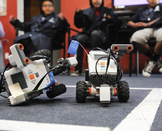 Students stage robot sumo showcase | Education | santamariatimes.com