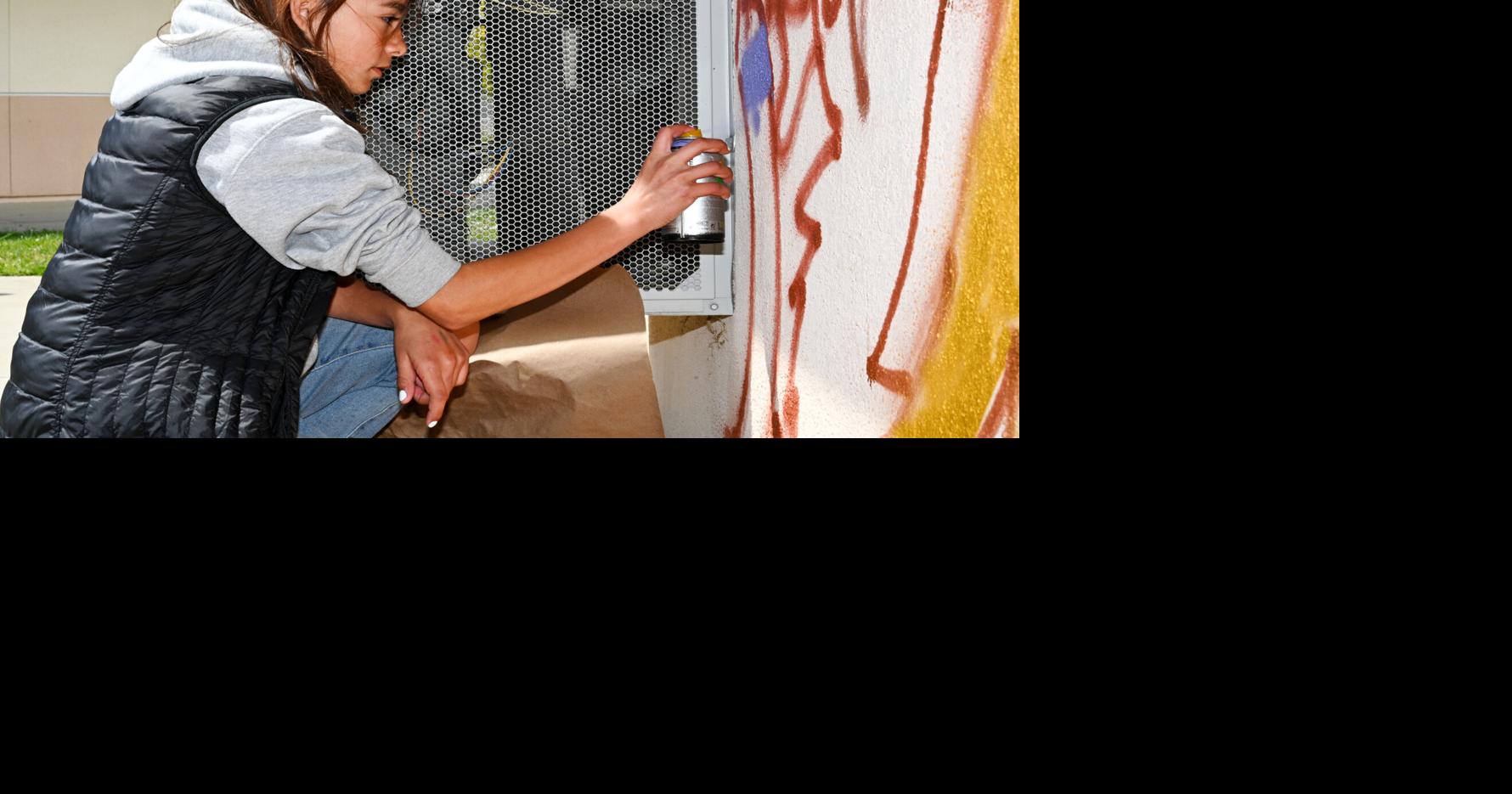 Sanchez Elementary students paint mascot with Influential Walls Mural ...