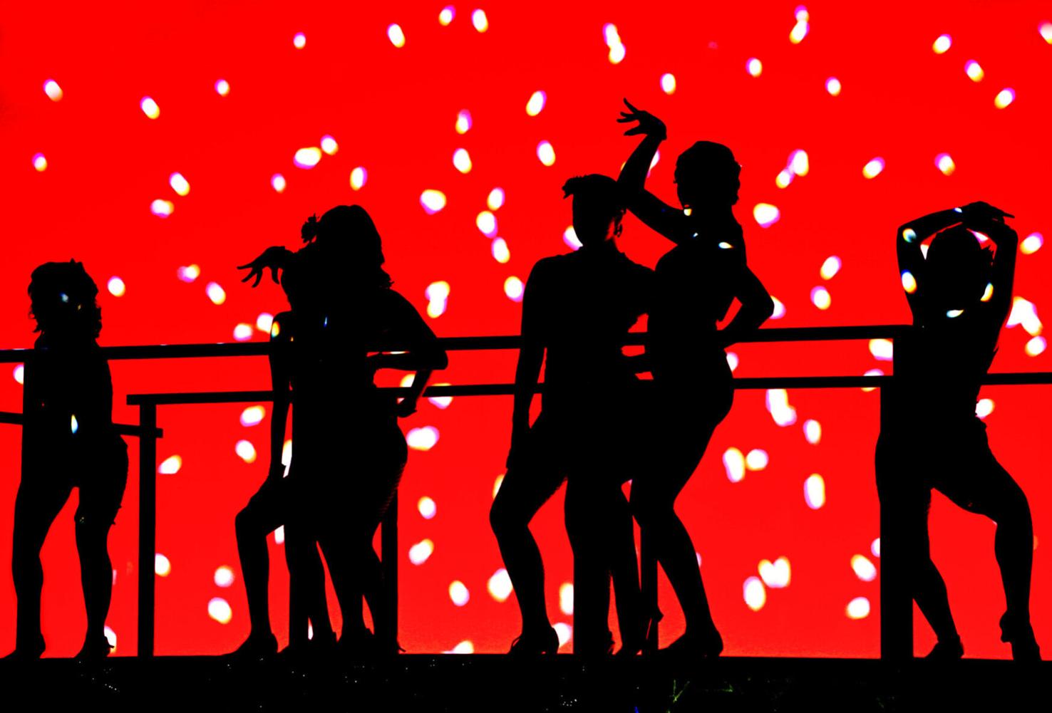 'Chicago' musical debuts to hundreds on opening night at Clark Center ...