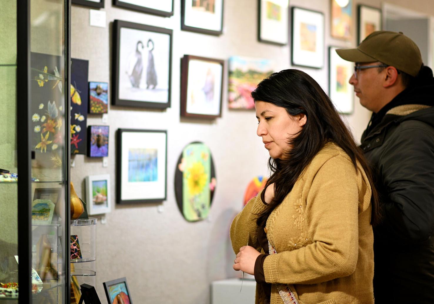 Artists and businesses shine at Lompoc’s First Thursday Art Walk ...