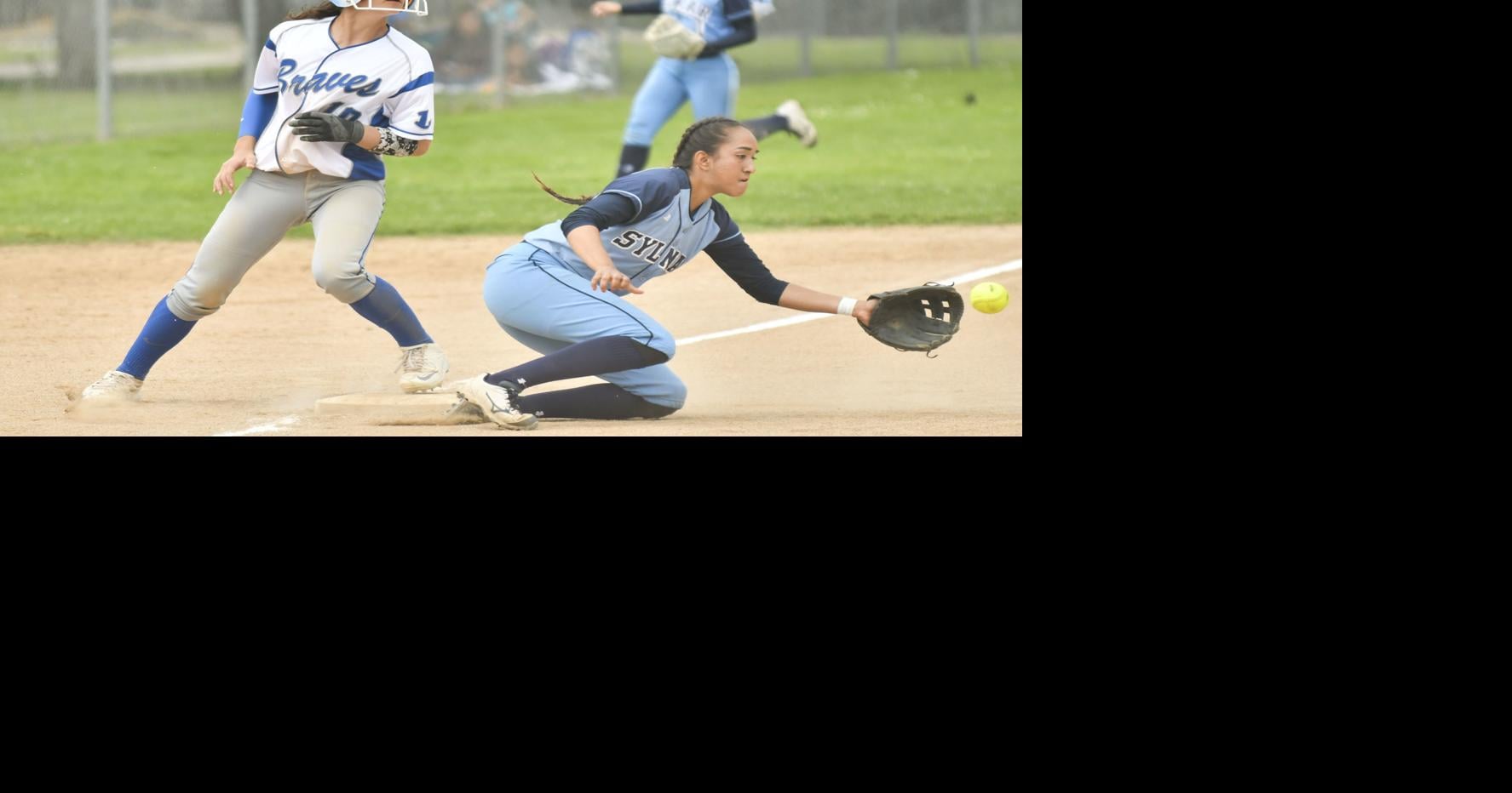 Freshman Mendoza breaks final tie, lifts Lompoc softball to afternoon ...