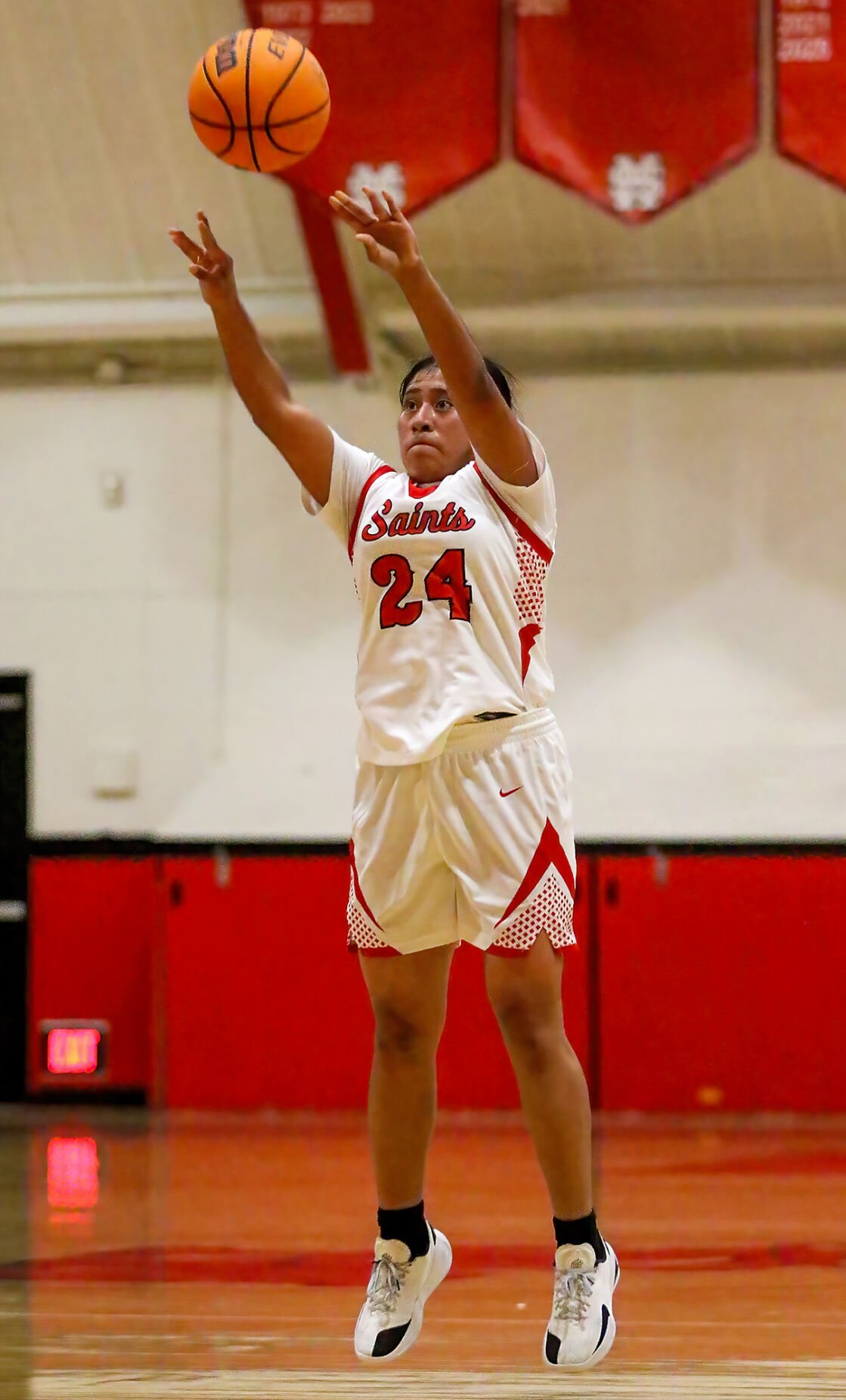 Santa Maria girls basketball uses big 4th quarter to defeat cross-town ...