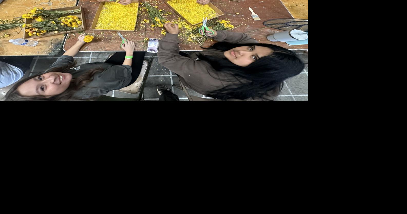 Local FFA students get hands-on experience building Rose Parade floats ...