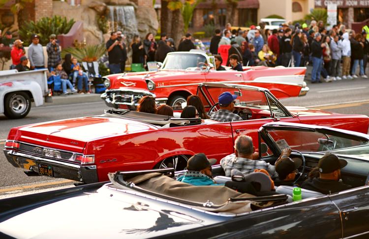 West Coast Kustoms car cruise draws thousands Friday night in Santa ...