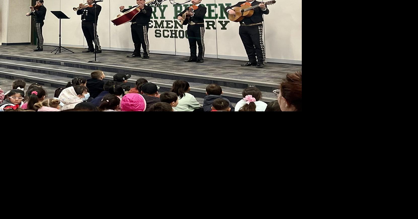Mariachi Garibaldi de Jaime Cuéllar performs at Mary Buren Elementary ...