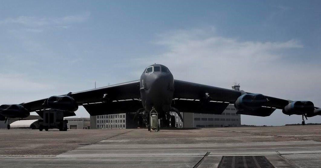 B-52 bomber crashes after takeoff at US military base in Southern ...