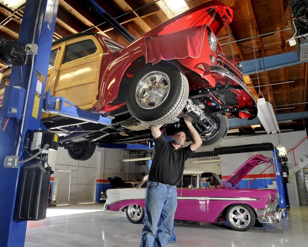 Classic car restorer opens up shop | Local | santamariatimes.com