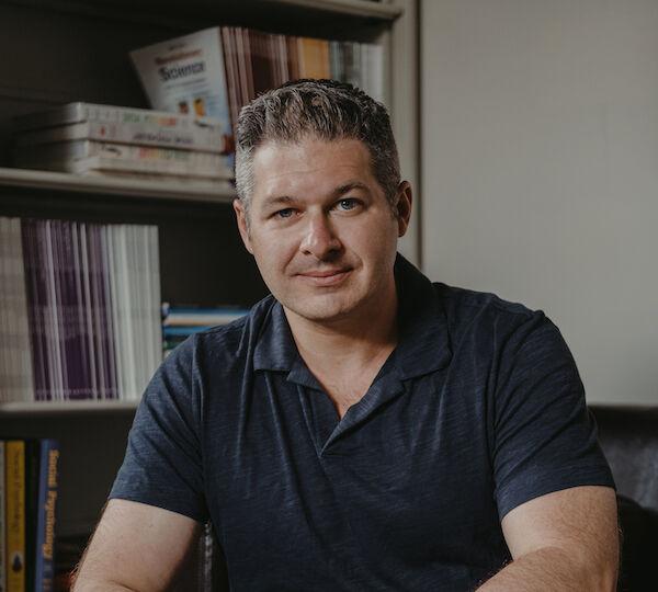 Dr. Ethan Kross on harnessing the ‘Chatter’ in our heads | Health ...