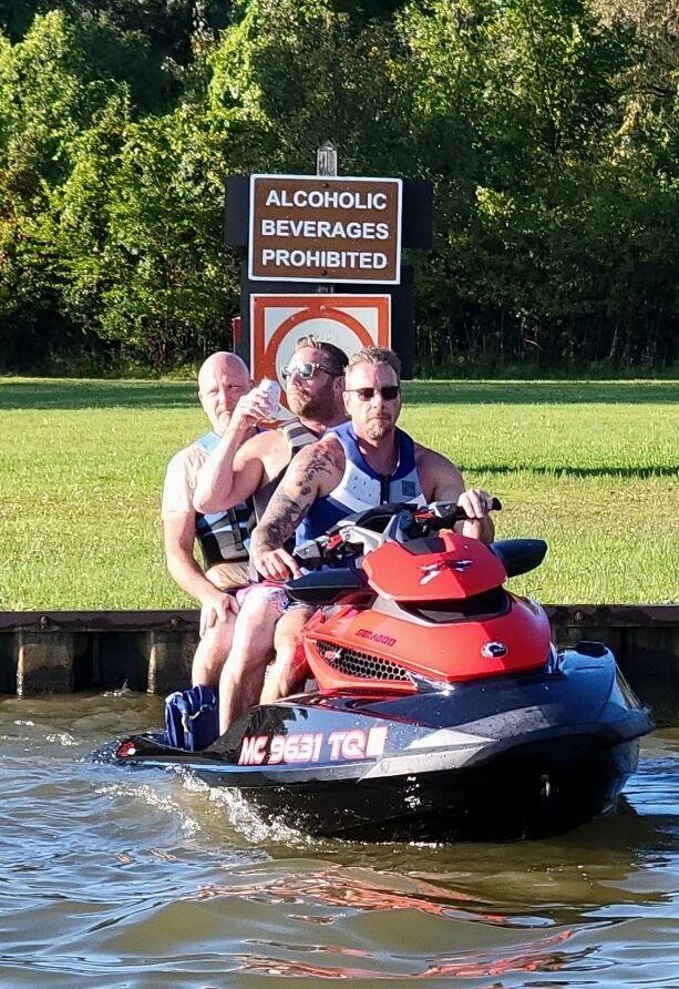 Dax Shepard & Friends Launch NA Beer Brand Ted Segers | People ...