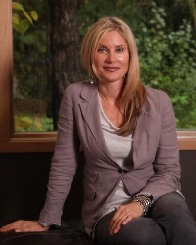 Diana Stroebe | Profiles | seenthemagazine.com