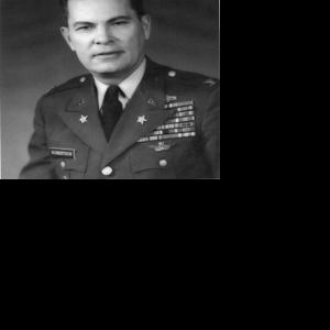 Colonel Lester C. Robertson | Obituaries | seguingazette.com