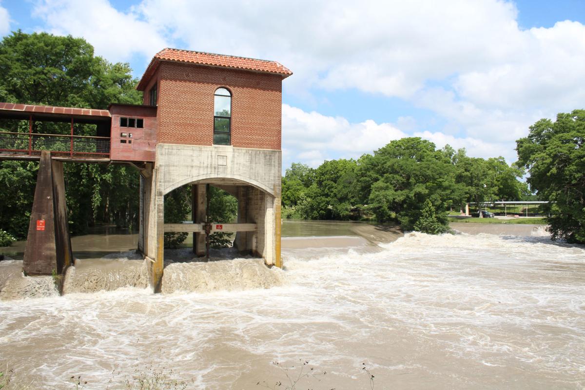 Lake Dunlap spill gate failure | Alert | seguingazette.com