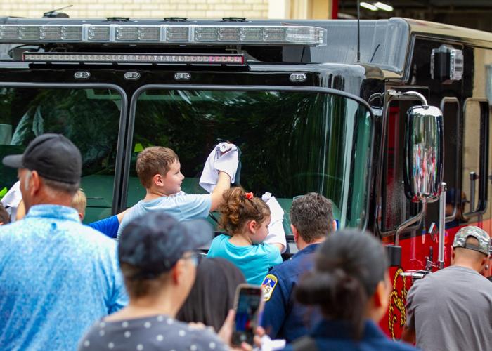 Community helps ‘push’ 2 new Seguin fire trucks into service | News ...