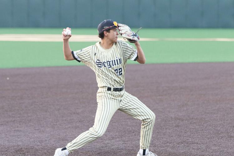Seguin collects fourth consecutive district win | Sports ...