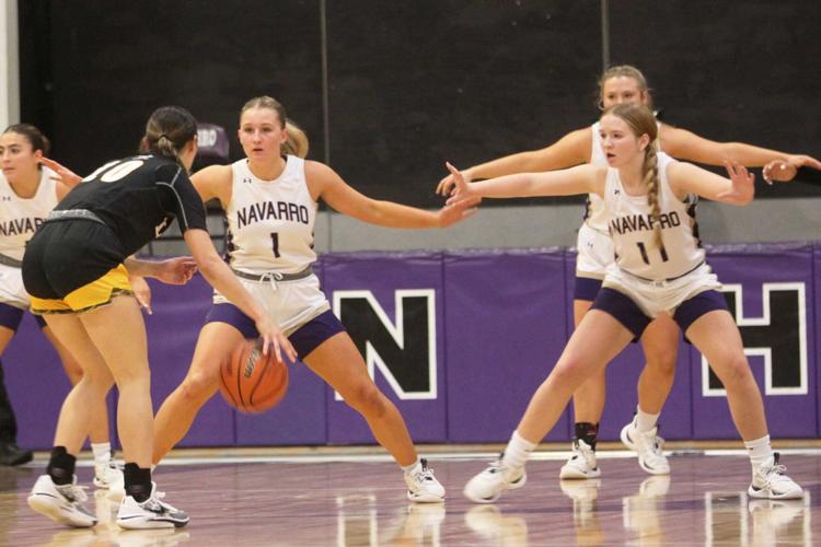 Lady Panthers capture first home win with 52-33 victory over Lytle ...