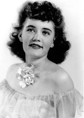 Irene Daum Henze | Obituaries | seguingazette.com