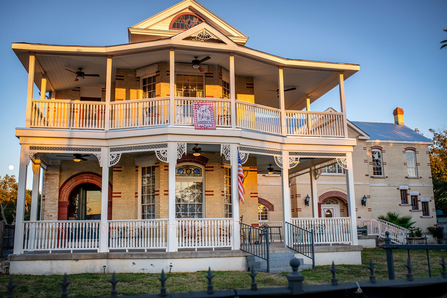 2 historic Victorian homes slated for holiday home tour - The Mosheim ...
