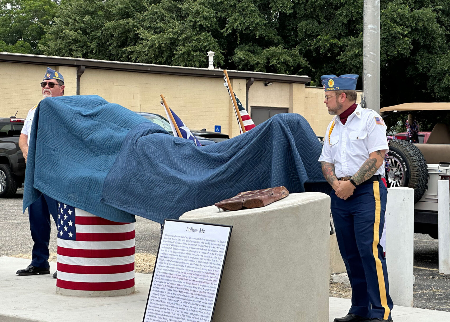 New statue in Seguin pays homage to military veterans, service dogs ...
