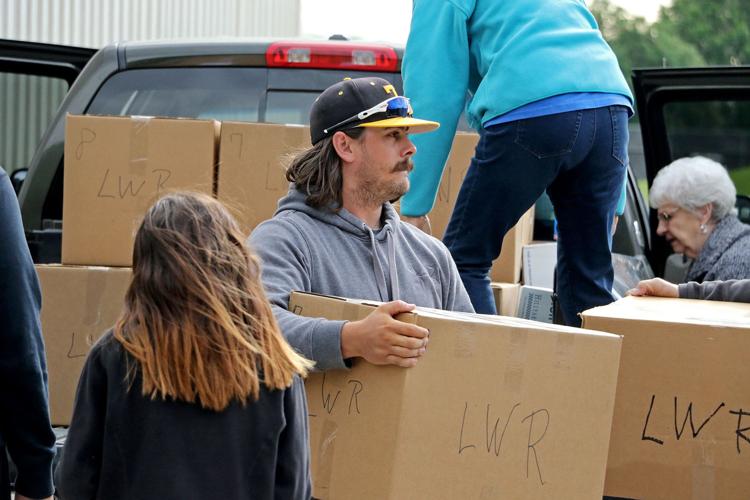 HELPING HANDS: Locals pitch in to help Lutheran charity | News | seguingazette.com