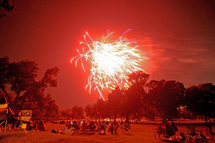 Seguin gets 50 percent refund in fireworks show compromise | Alert ...