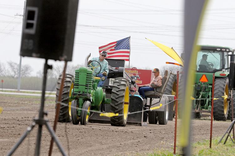 Tri-County Tractor Pull | Photo Galleries | seguingazette.com
