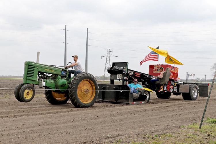 Tri-County Tractor Pull | Photo Galleries | seguingazette.com