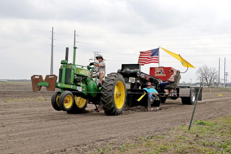 Tri-County Tractor Pull | Photo Galleries | seguingazette.com