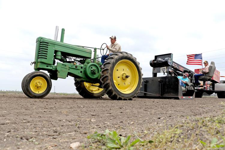 Tri-County Tractor Pull | Photo Galleries | seguingazette.com