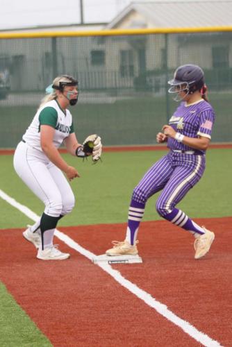 Lady Bulldogs fall to Shiner in double header | Sports | seguingazette.com