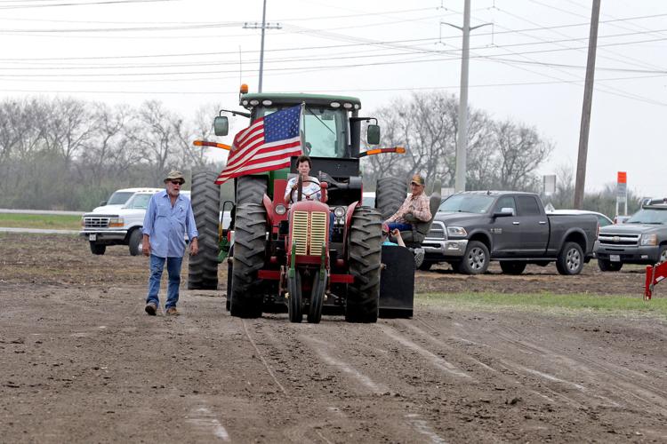 Tri-County Tractor Pull | Photo Galleries | seguingazette.com